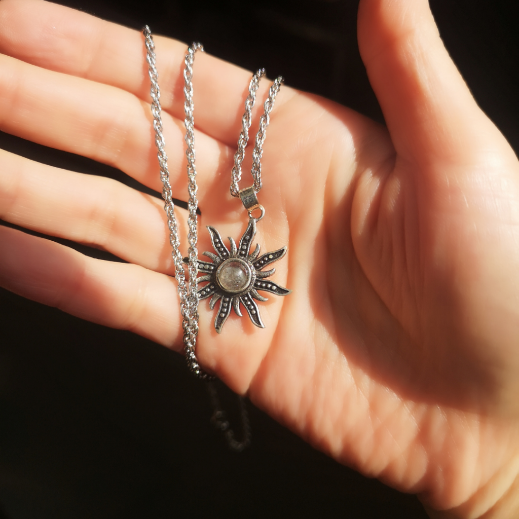 Collar Cristal Violeta Circular - HIPPIANA | Joyería Artesanal