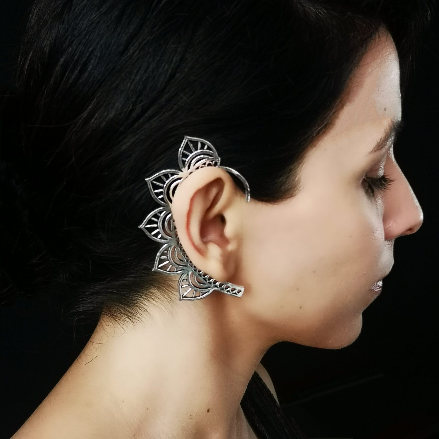 Ear Cuff Gold Peacock Crown - HIPPIANA | Joyería Artesanal